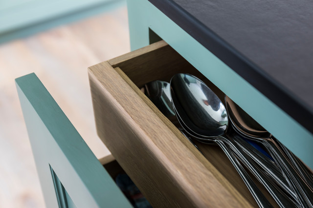 Neptune Henley Kitchen kent - Traditional - Kitchen - Kent - by Woods ...