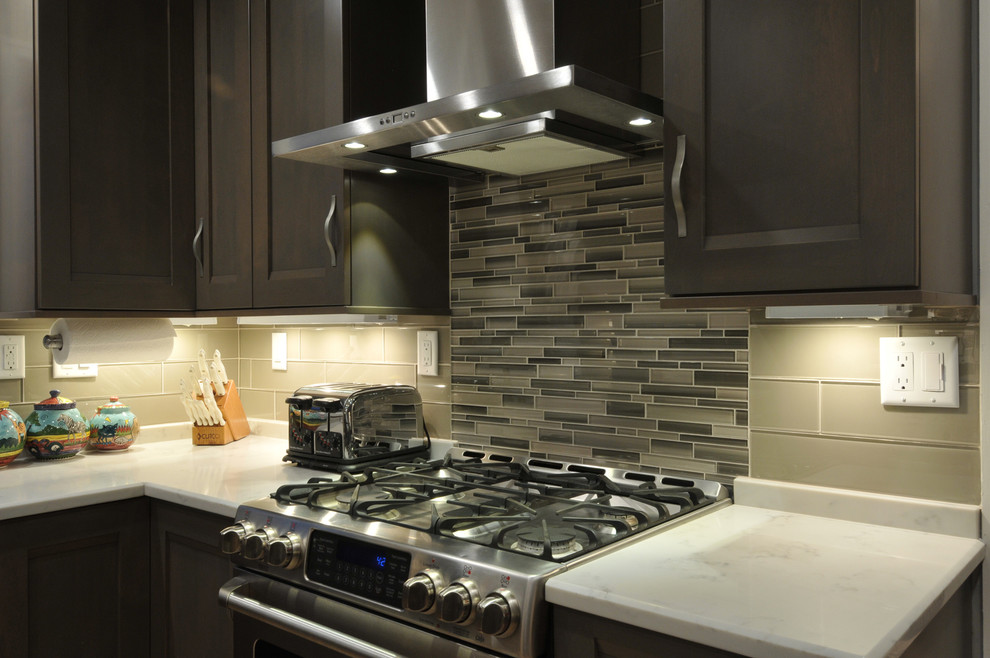 Neufeld/Bush Contemporary Kitchen - Contemporary - Kitchen - Milwaukee ...