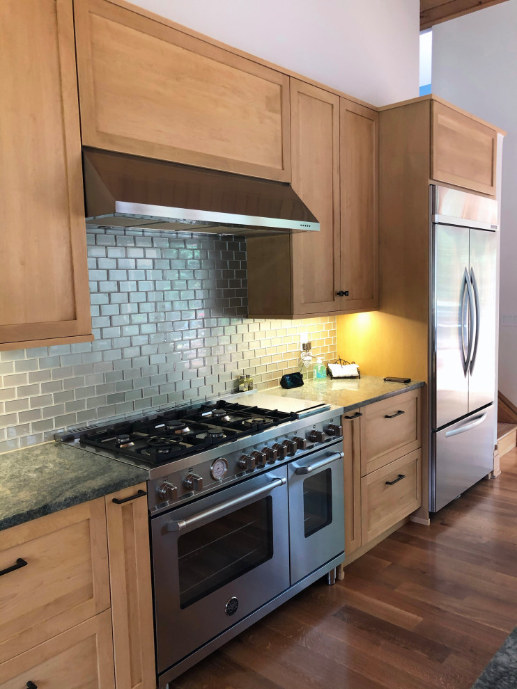 New California Ranch - Kitchen - New York - by Rosen Kelly Conway ...