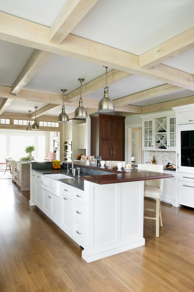 New England Farmhouse - Farmhouse - Kitchen - Providence - by Topnotch ...