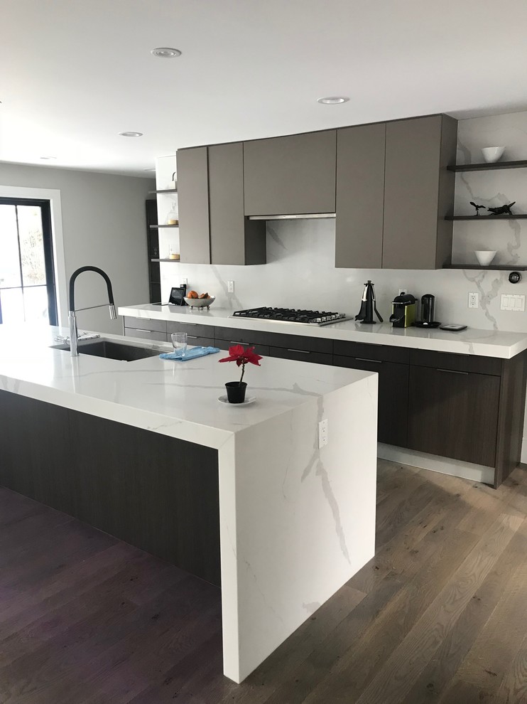New modern project - Modern - Kitchen - New York - by DreamBuilders | Houzz