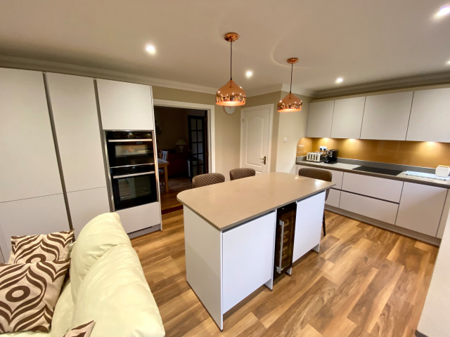 Nobilia Alpine White Kitchen - Contemporain - Cuisine - Sussex - par ...