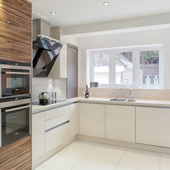 Noce Marino Veneer & Gloss Cream Handleless Kitchen - Contemporary ...