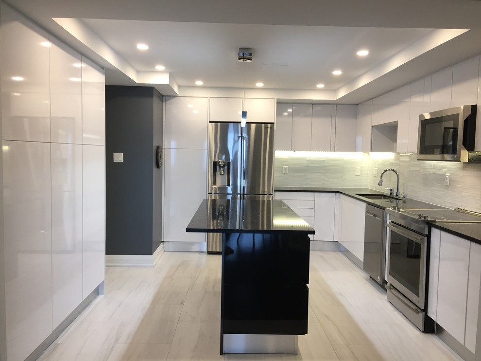 Noemi and Linda Condo Kitchen - Modern - Kitchen - Toronto - by Lussora ...
