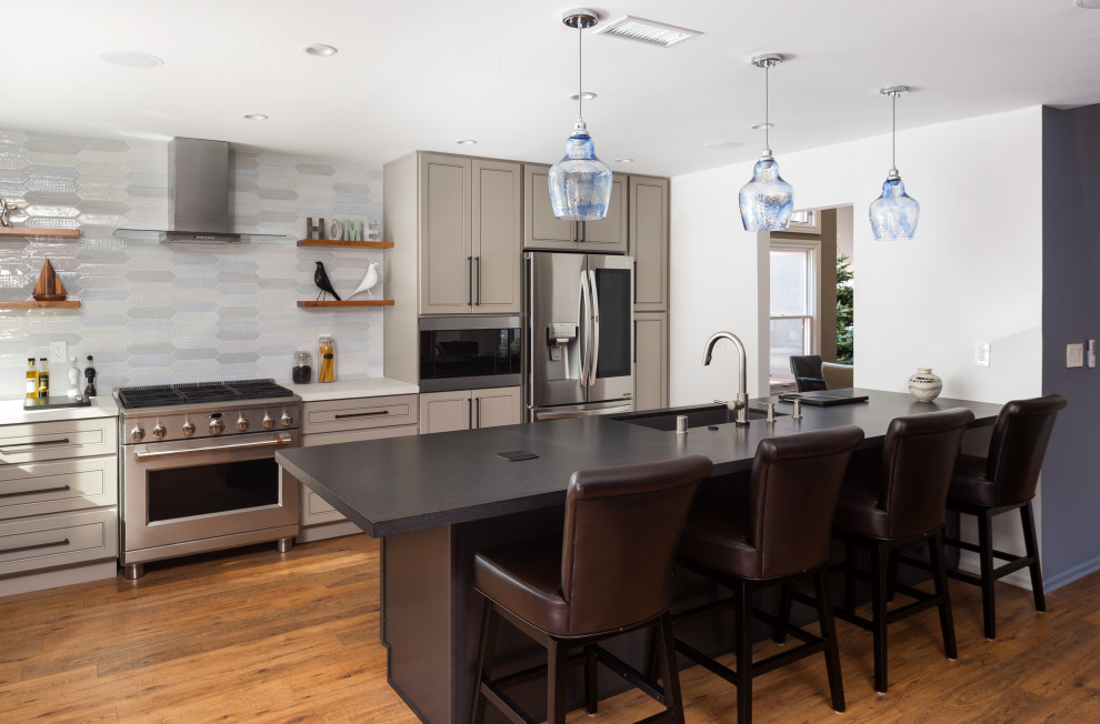 Noir black & gray Kitchen in Thousand Oaks - Transitional - Kitchen ...