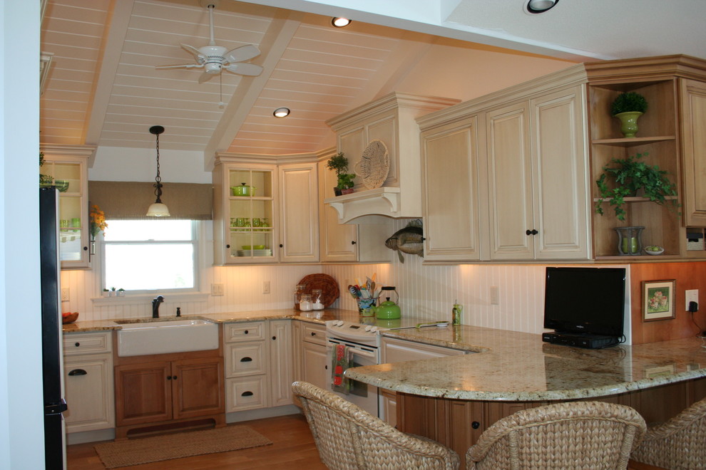 North Beach Kitchen - Beach Style - Kitchen - New York - by Cindy Kelly ...