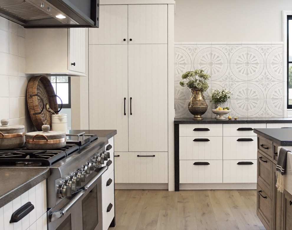 Northern California Style - Kitchen - Transitional - Kitchen - by H ...