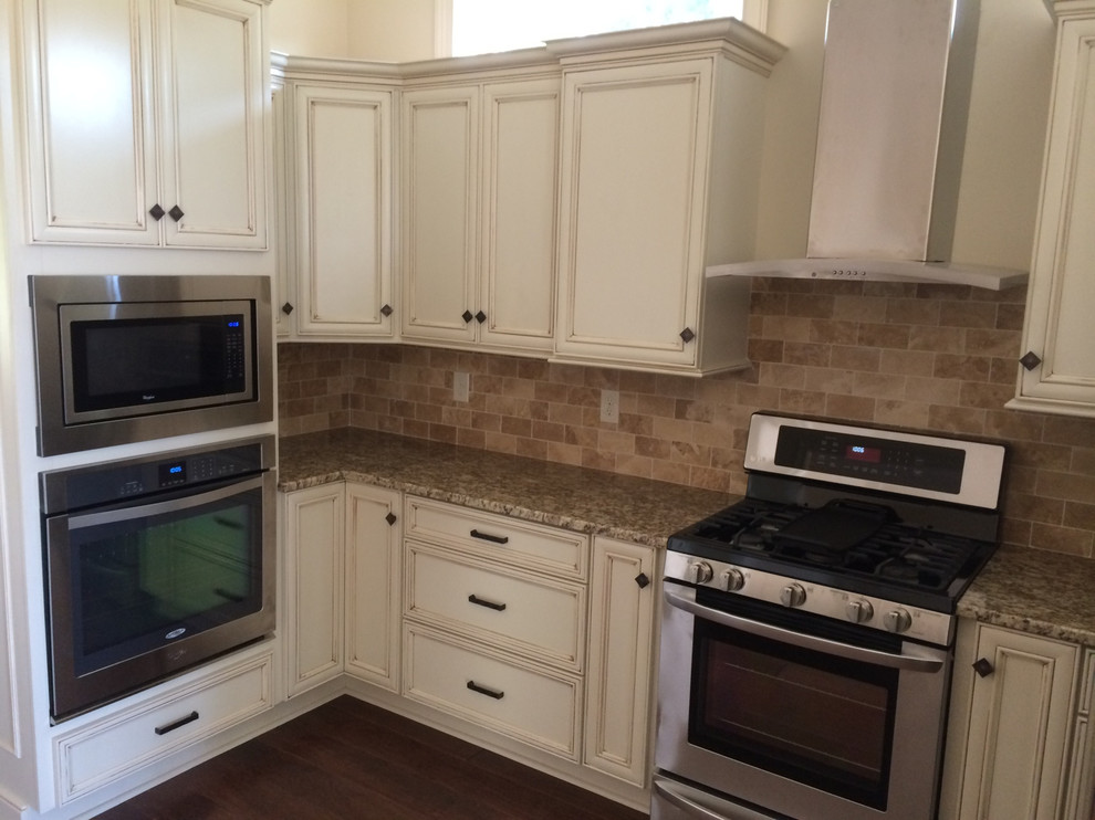 Northwood Lake - Traditional - Kitchen - Birmingham - by Applico- An ...