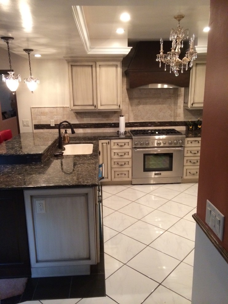 O'Connor Kitchen - Shabby-chic Style - Kitchen - Los Angeles - by ...