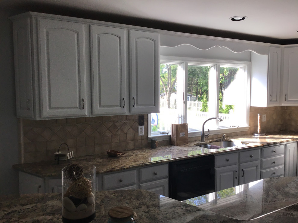 Oak cabinets finished in Black Fox & Ultra Pure White - Kitchen - New ...