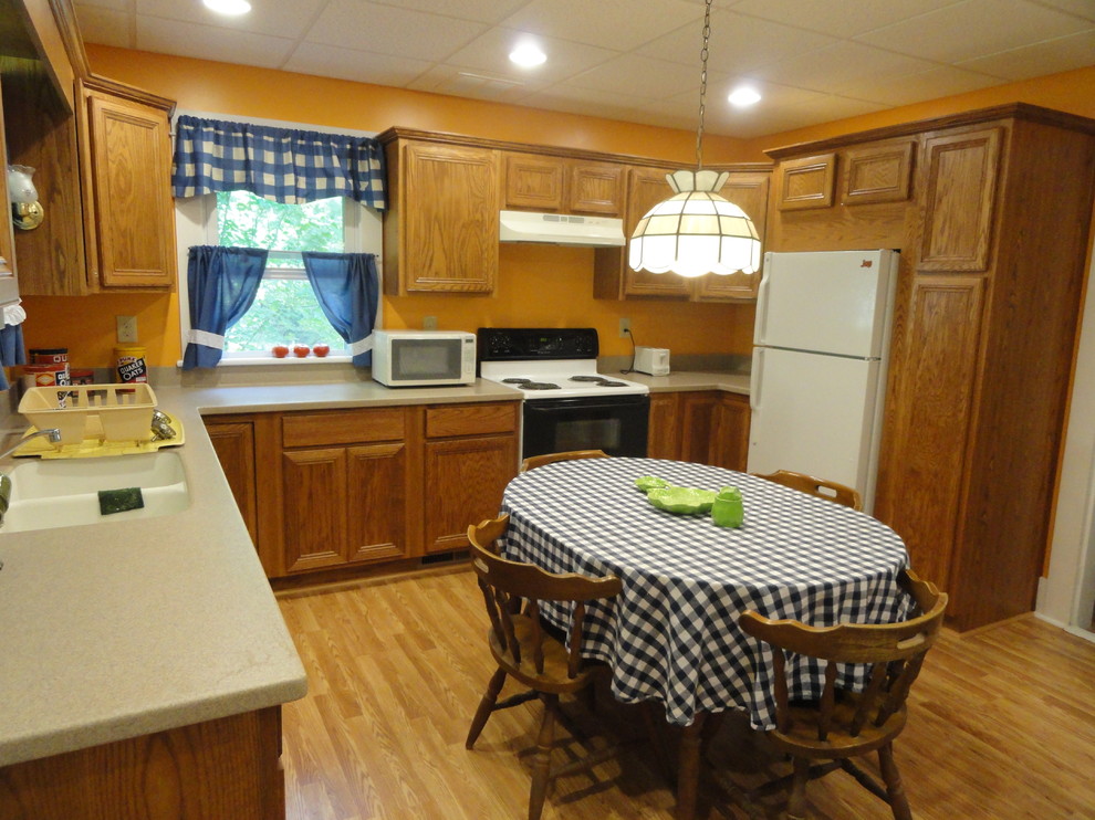 Oak Country Kitchen - Traditional - Kitchen - Other - by Northeast ...