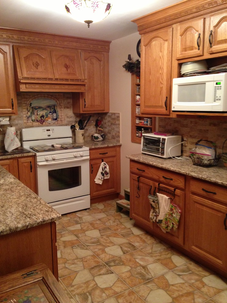 Oak kitchen cabinets - Traditional - Kitchen - New York - by MCW ...