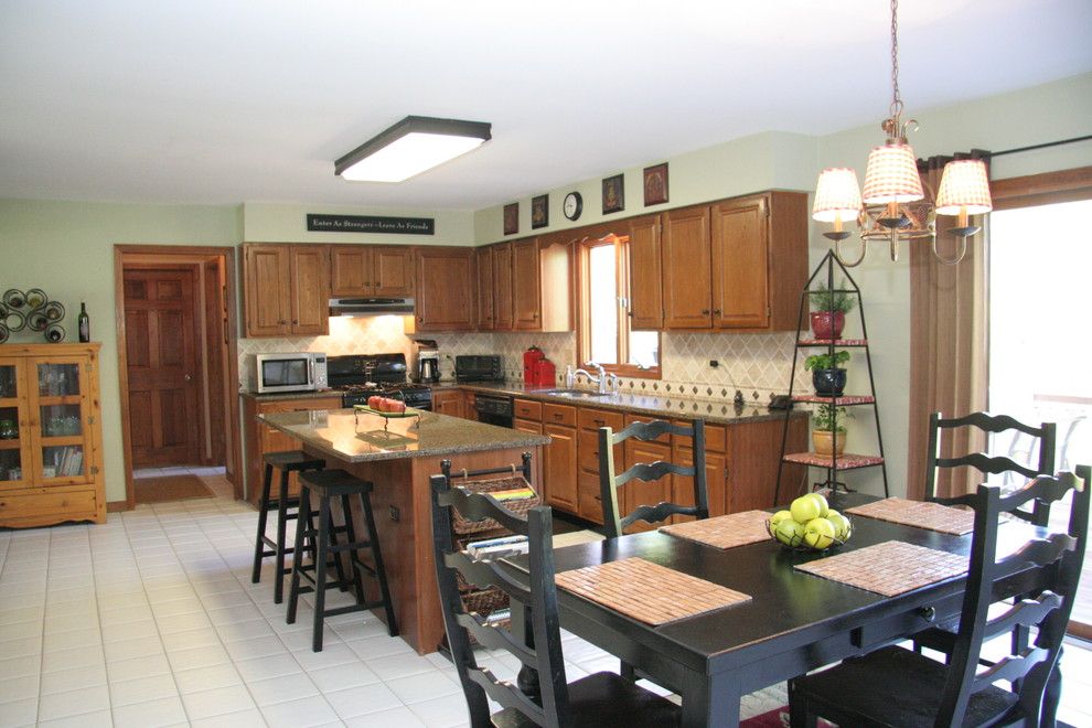 Oak Kitchens - Traditional - Kitchen - Chicago - by The Terri & Kieron ...