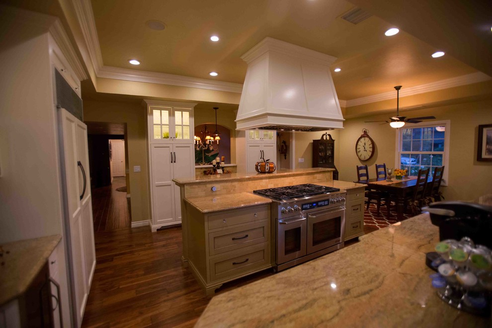 Octogan island...GONE - Dream kitchen...HERE! - Traditional - Kitchen ...