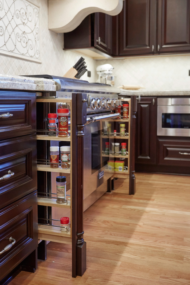 Old World Chicago Kitchen - Traditional - Kitchen - Chicago - by Dream ...