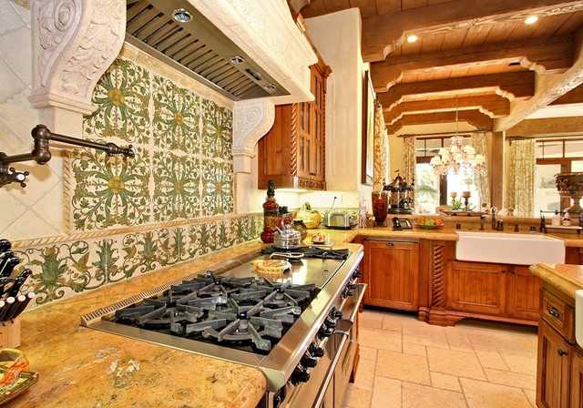 Luxury Old World Kitchens