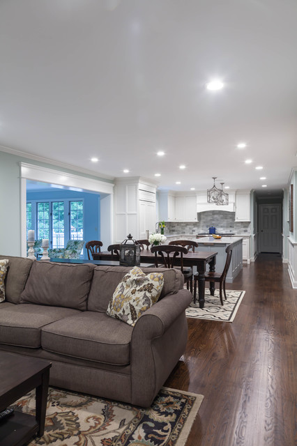 Open Concept Family/Dining Room and Kitchen - Classique Chic - Cuisine - New York - par ...