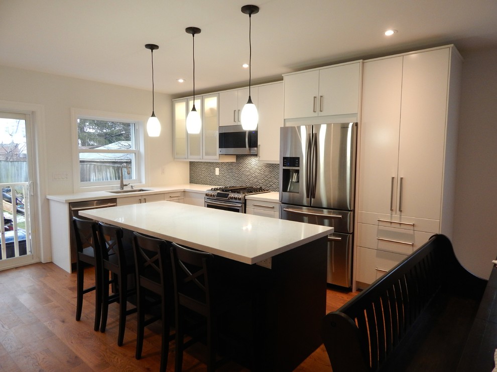 Open-Concept IKEA Kitchen and TV Built-In - Veddinge - Contemporain ...