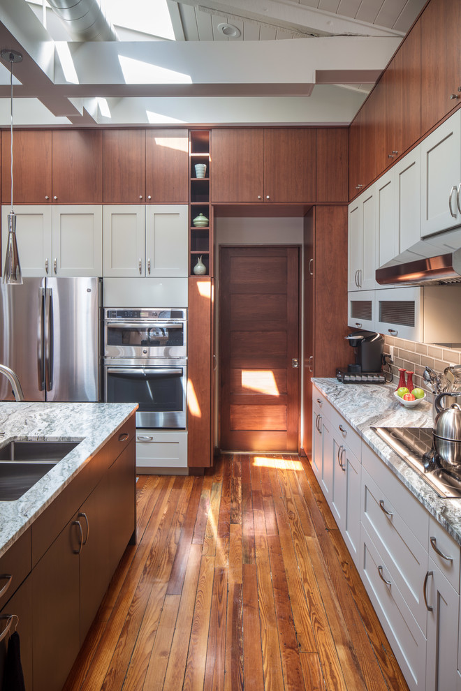 Otis Job - Modern - Kitchen - Cincinnati - by Western Custom Cabinetry ...