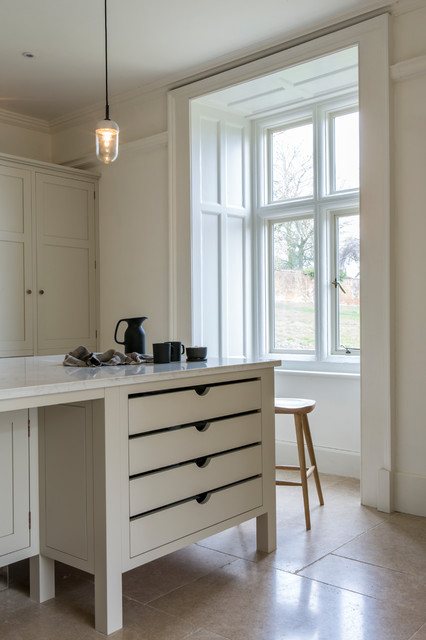Calm White Shaker Kitchen | The Cotswolds - Contemporary - Kitchen ...