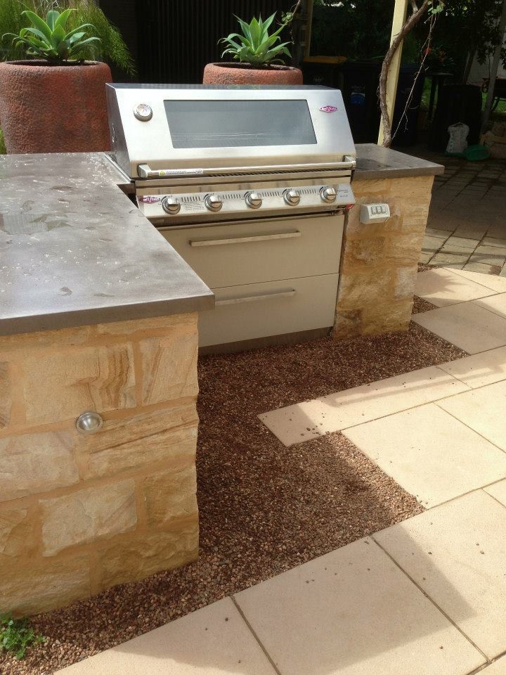 Outdoor Kitchen | polished concrete benchtop with sandstone clad base ...