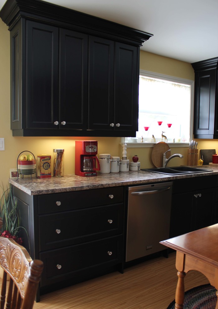 Painted black cottage - Traditional - Kitchen - Toronto - by Hawkins ...