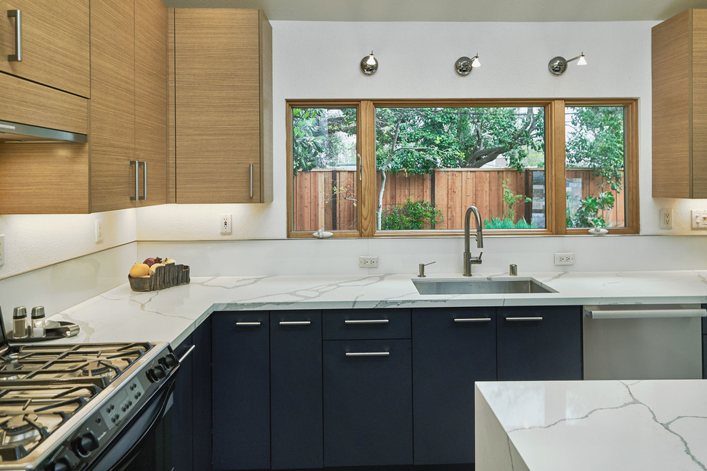 Palo Alto Contemporary Kitchen Redesign - Contemporary - Kitchen - San ...