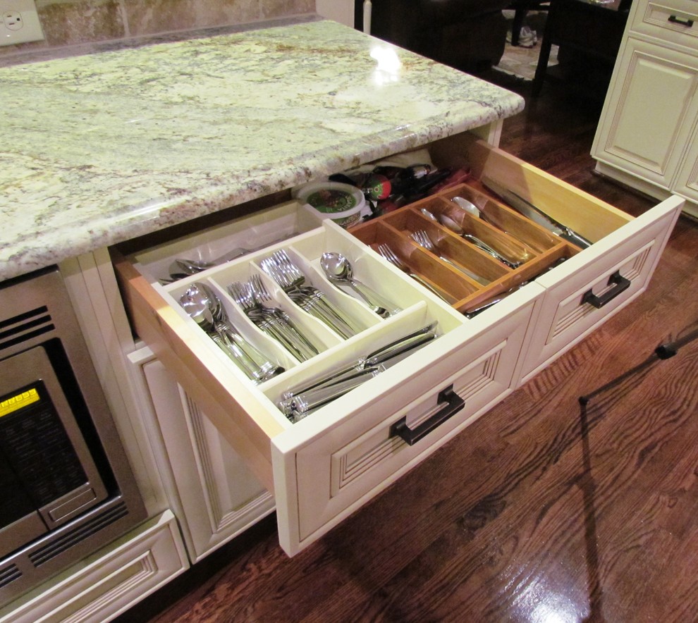 Pamela Kitchen - Traditional - Kitchen - Atlanta - by Spartan Kitchen ...