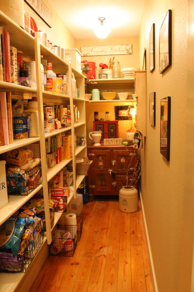 Pantry - Farmhouse - Kitchen - Houston | Houzz