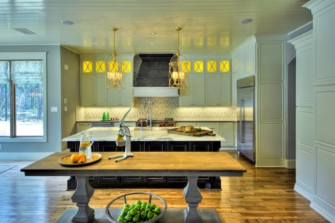 Parade Kitchen - Traditional - Kitchen - Austin - by Dy Lynne Décor ...