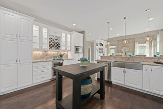 Paramount Homes, Escapes at Ocean Breeze - Kitchen and Beverage Station ...