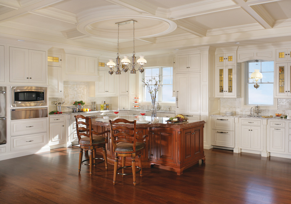 Park Place - Traditional - Kitchen - New York - by Canterbury Design ...