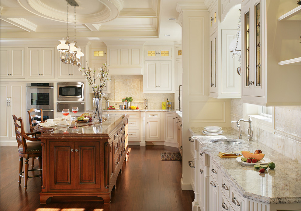 Park Place - Traditional - Kitchen - New York - by Canterbury Design ...