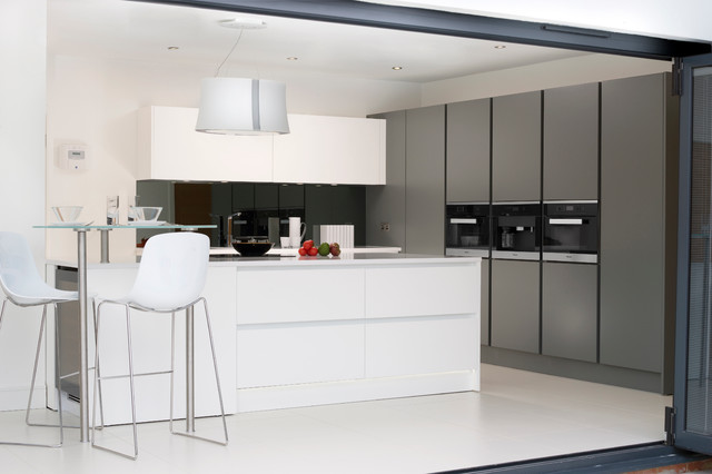 Pedini Integra kitchen - Anthracite & matt white - Contemporary ...
