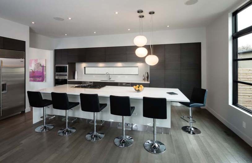 Pedini Kitchen with am ever changing backsplash - Contemporary ...