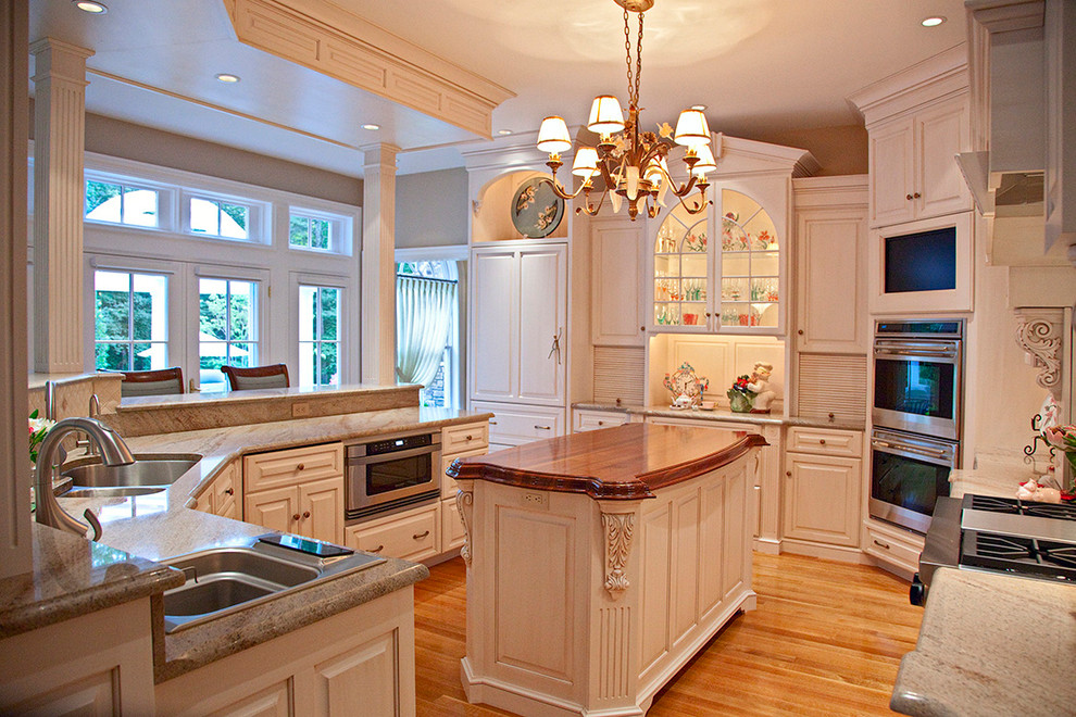 Perfect Flow - Traditional - Kitchen - Boston - by Brunarhans | Houzz
