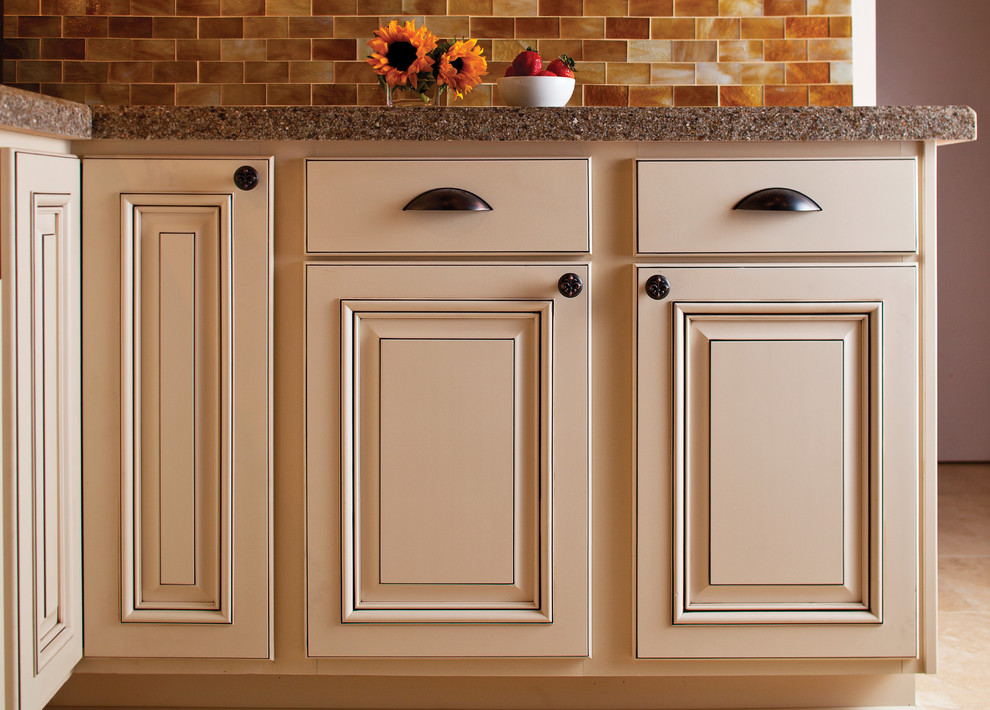 Perla Modena Counters; Karma 952 B/S; White Chocolate Cabinets ...