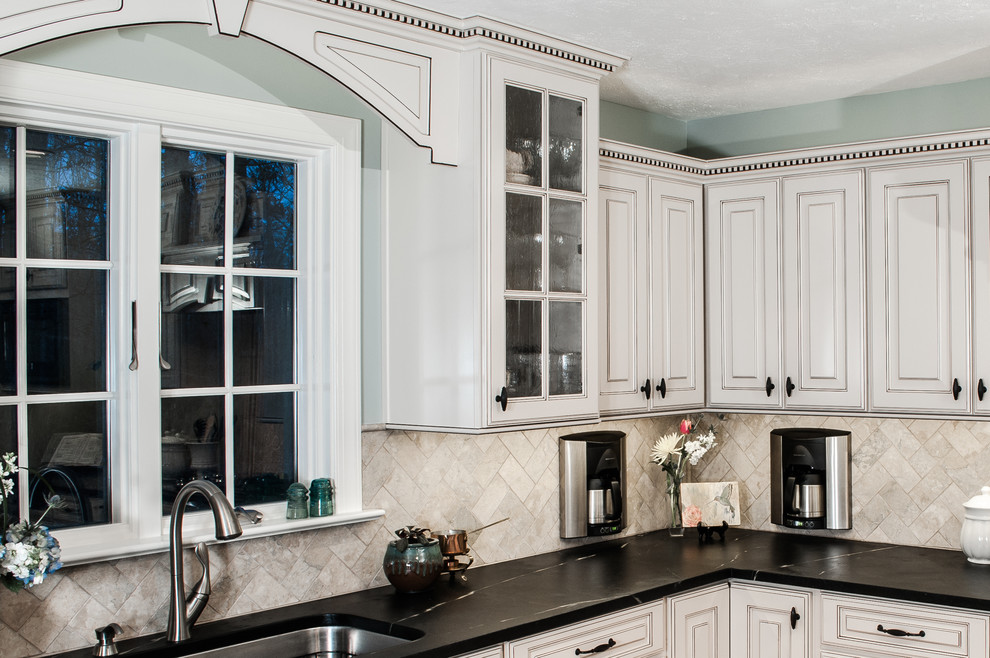 Perry Kitchen - Traditional - Kitchen - Richmond - by Griffin Customs ...