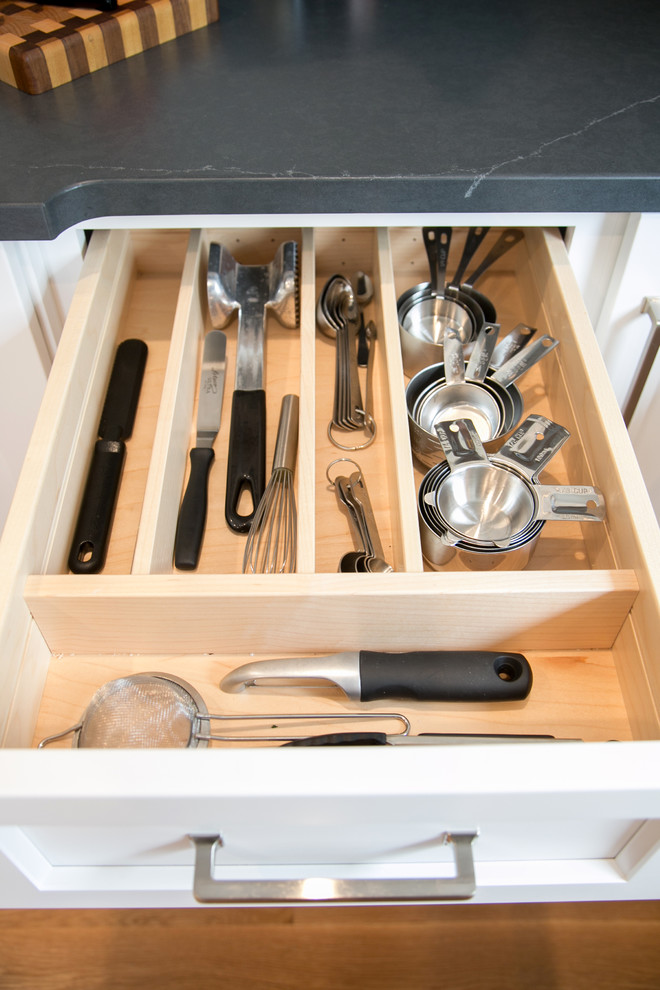 Plato Artisan Kitchen Cabinetry - Farmhouse - Kitchen - Milwaukee - by ...