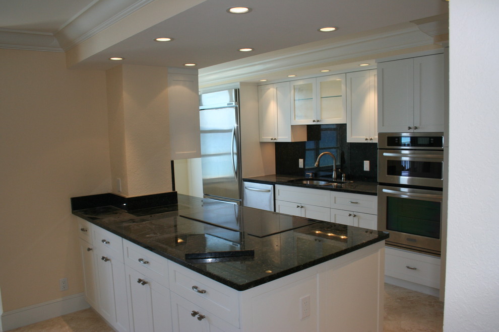 Plaza East and South - Contemporain - Cuisine - Miami - par Amazon ...