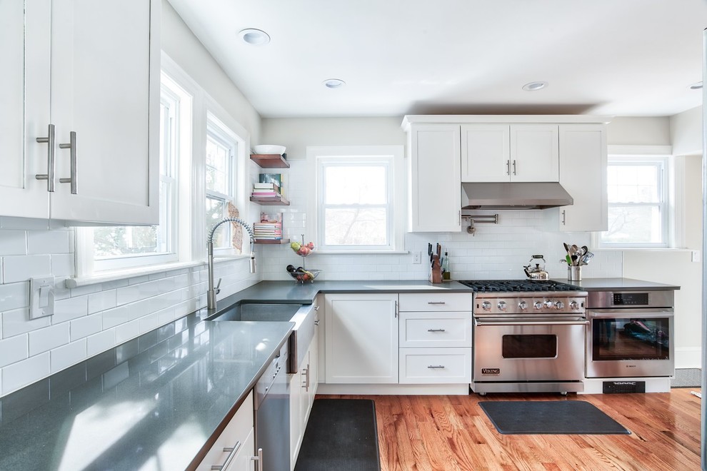 Plenty of Counter Space - Farmhouse - Kitchen - New York - by Kitchen ...