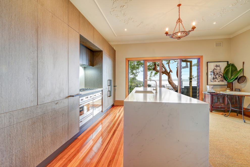 Modern two toned kitchen with lourve windows - Contemporary - Kitchen ...