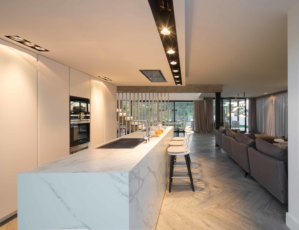 Plinthe Kitchen Collection - Contemporary - Kitchen - London - by ...