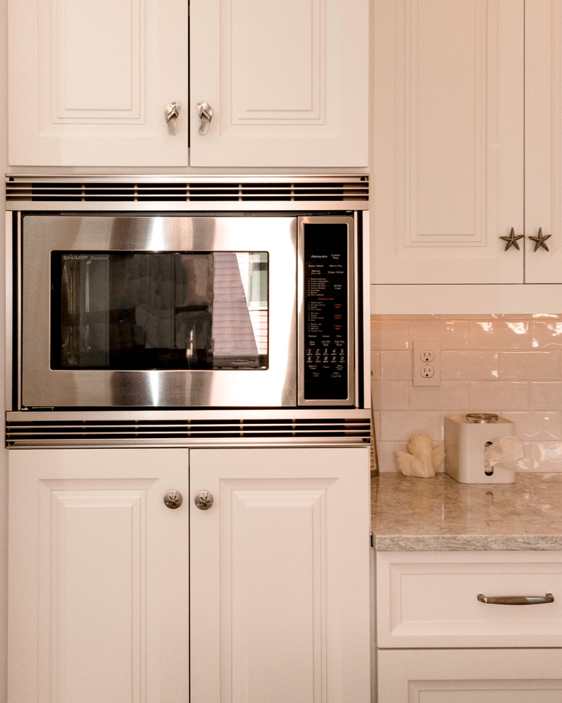 Pogo's Kitchen - Beach Style - Kitchen - New York - by Cindy Kelly ...