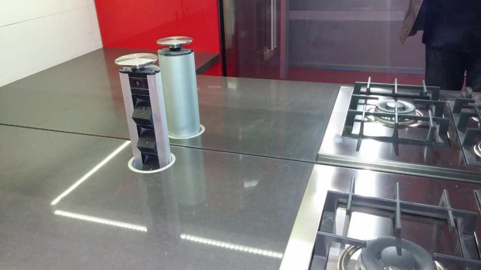 POP UP ELECTRICAL OUTLET IN KITCHEN DESIGN - Modern - Kitchen - San ...