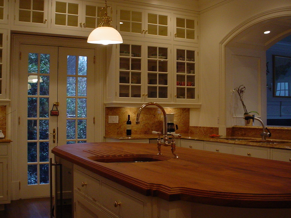 Portchester Kitchen - Traditional - Kitchen - New York - by Ralph ...