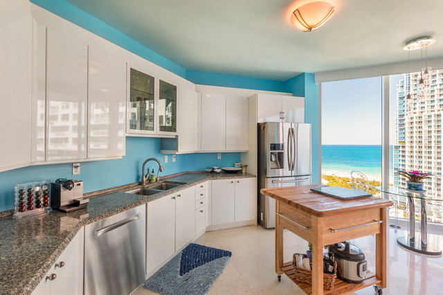 Portofino Tower, Miami Beach Staging - Modern - Kitchen - Philadelphia ...