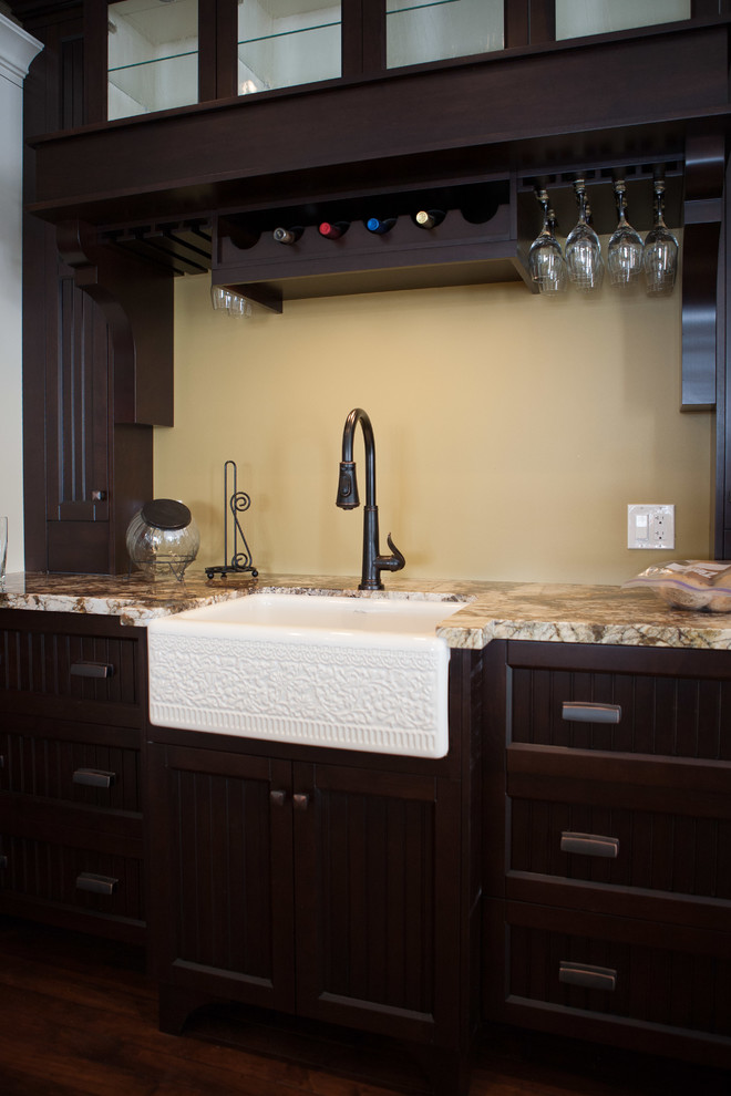 Pull Down Kitchen Faucet with Farm House Apron Sink - Clásico - Cocina ...