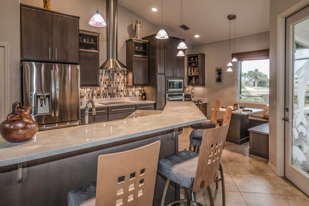 Pyramid Way Contemporary Kitchen - Contemporary - Kitchen - Miami - by ...