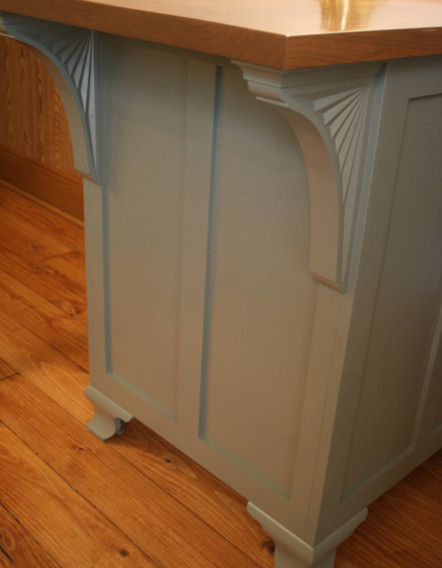 Queen Anne Kitchen Cabinet Details - Traditional - Kitchen - Chicago ...